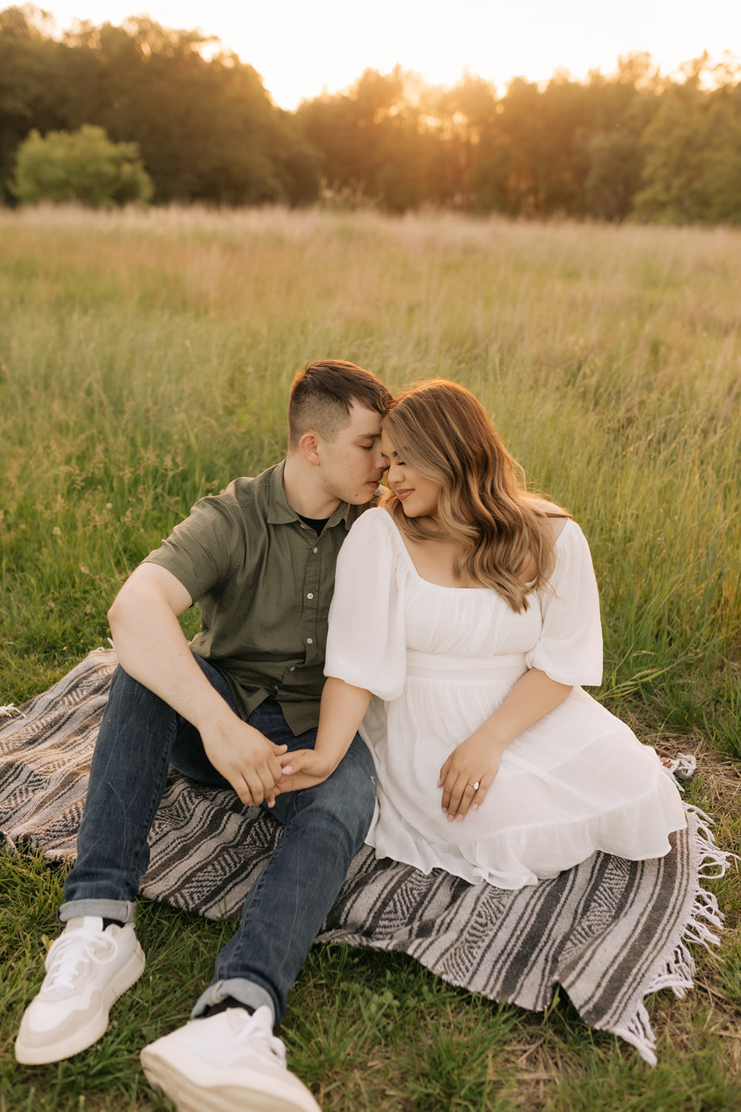 Madison, Wisconsin Engagement Session | Kayla + Alex - annikaframe.com